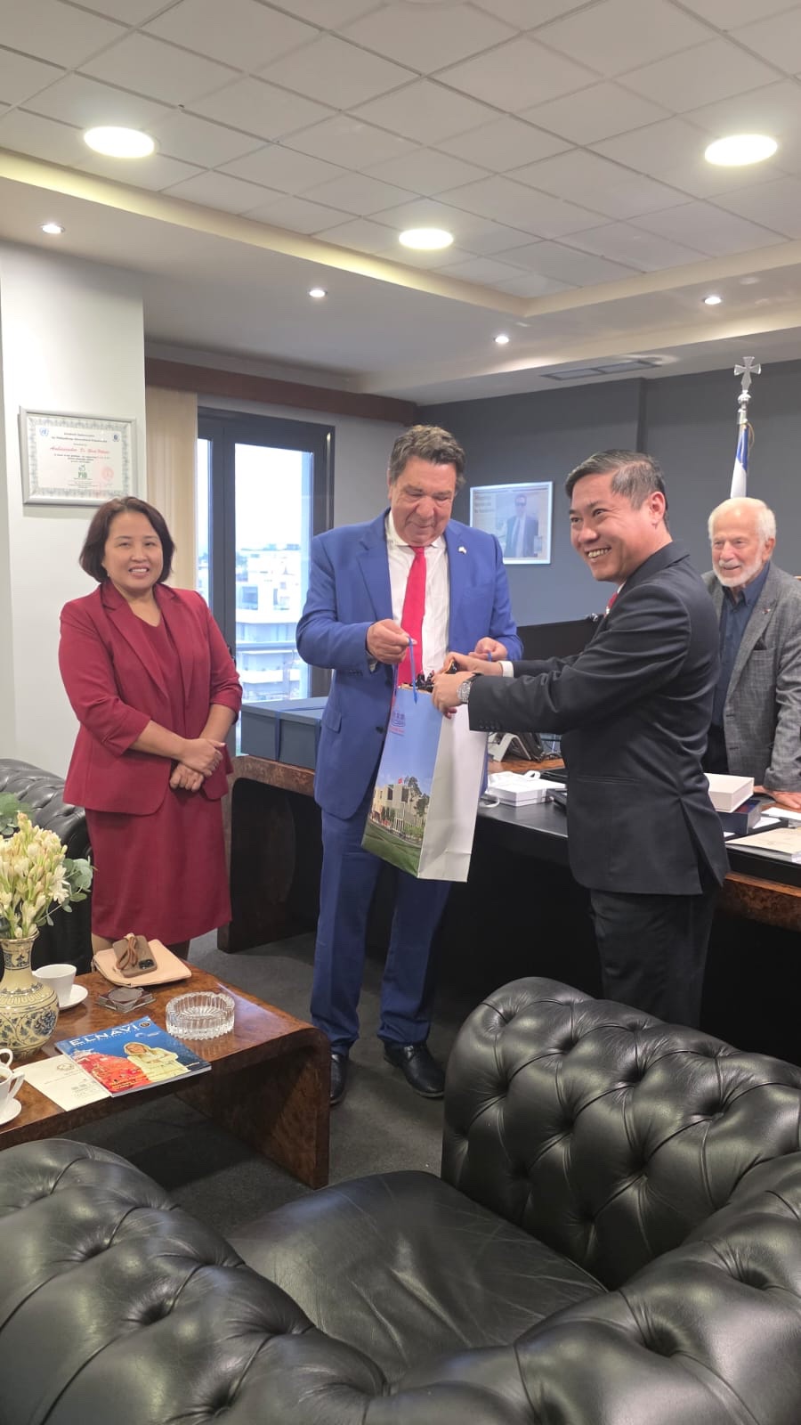 Greece and Vietnam Chart Course for Maritime Partnership - elnavi.gr
