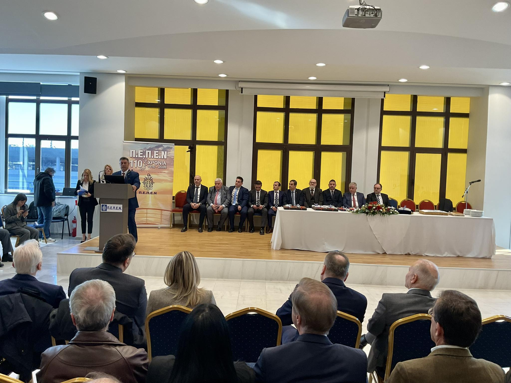 Με μηνύματα ενότητας και συνεχούς διεκδίκησης δίκαιων αιτημάτων η κοπή ...